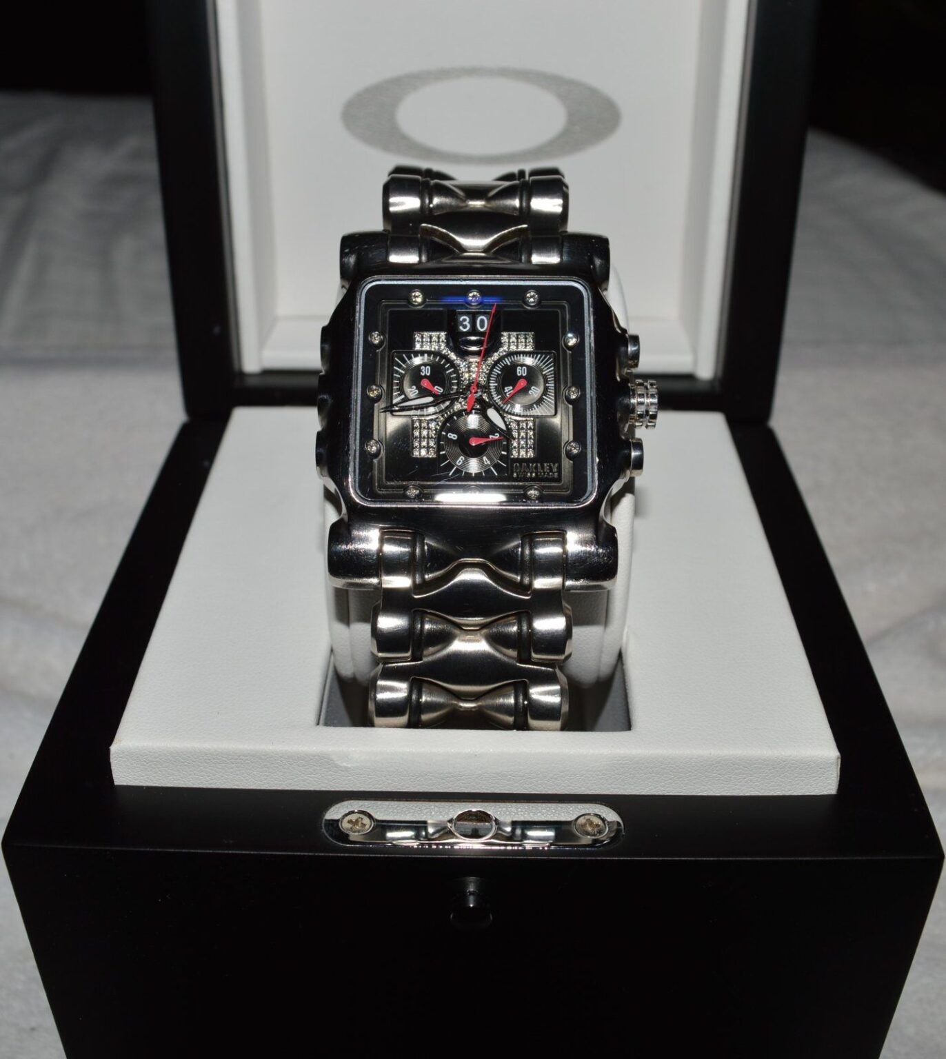 Oakley Watches | The Complete Guide to Every Oakley Watch