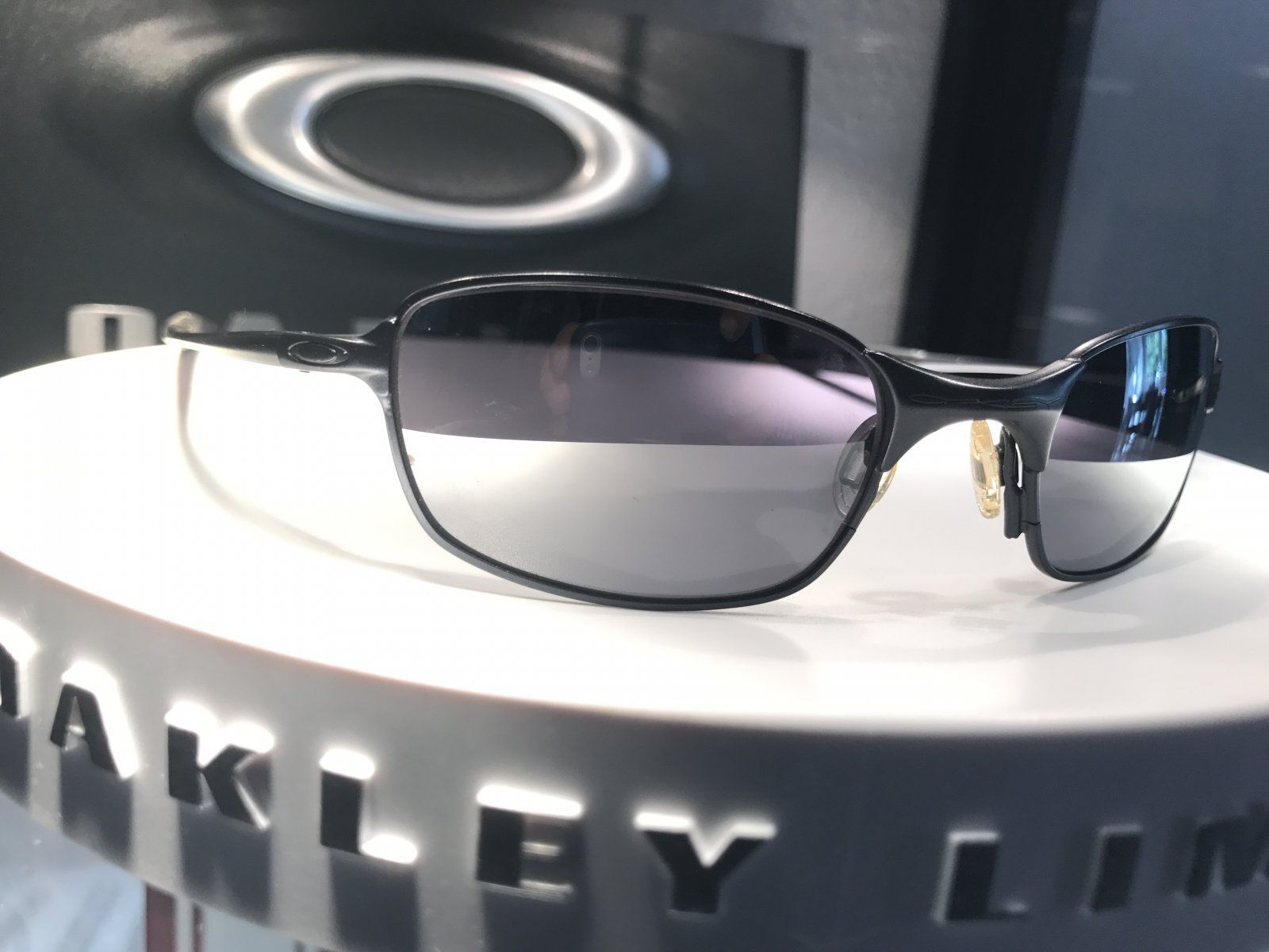 Oakley Square Wire 2.0 Sunglasses - The Ultimate Guide