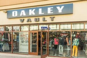 The Cheap Oakley Sunglasses Guide | Save & Never Pay Retail