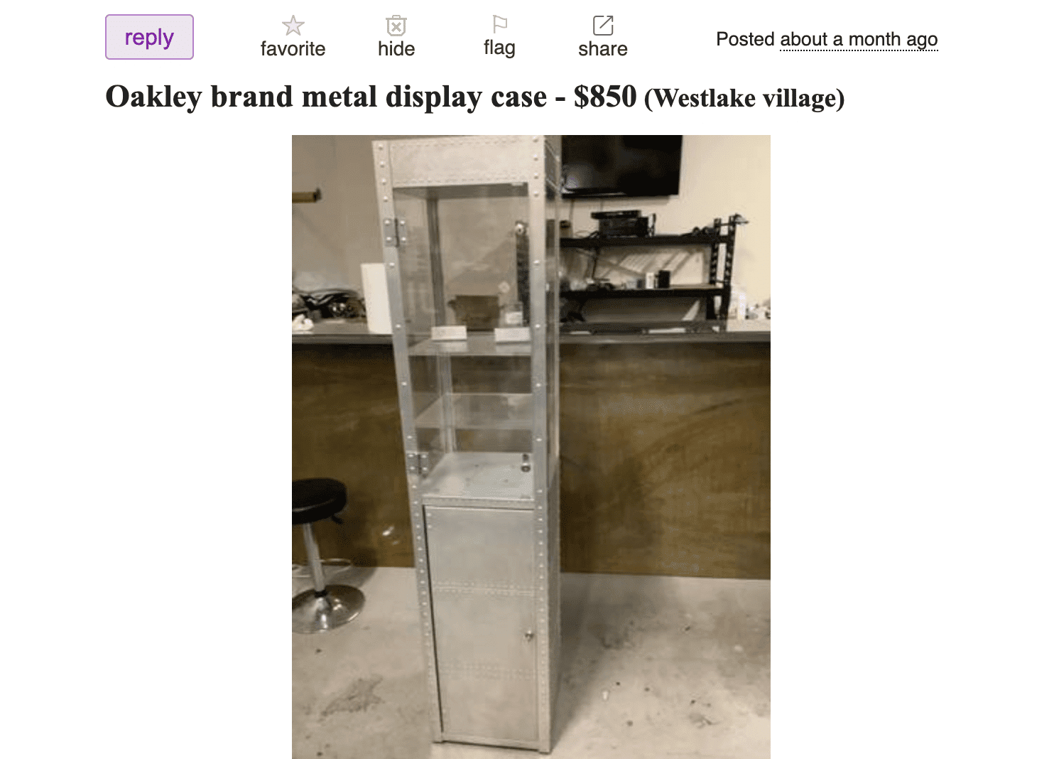 5 Places to Find Oakley Display Cases [And Buy Them]